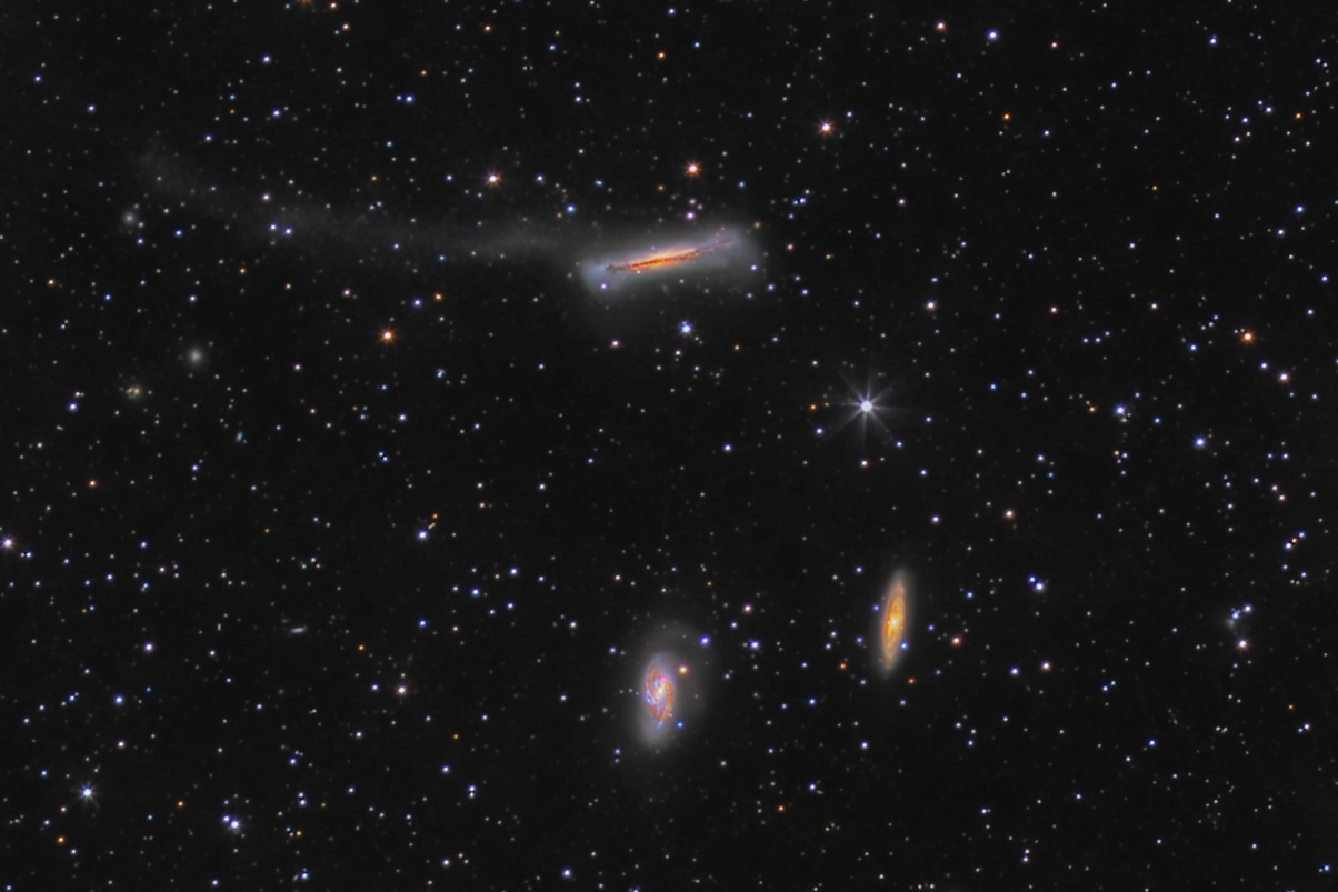 Astronomers Do It In The Dark - Cropped Version of Leo Triplet - M65 ...